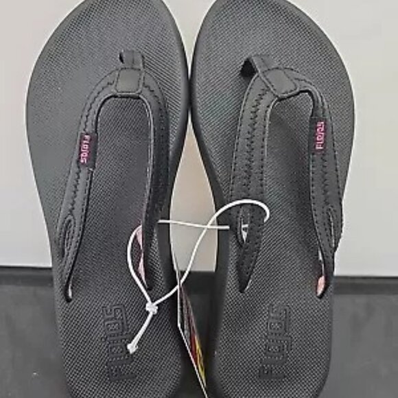 Flojos | Shoes | Flojos Black Sandals 9s | Poshmark